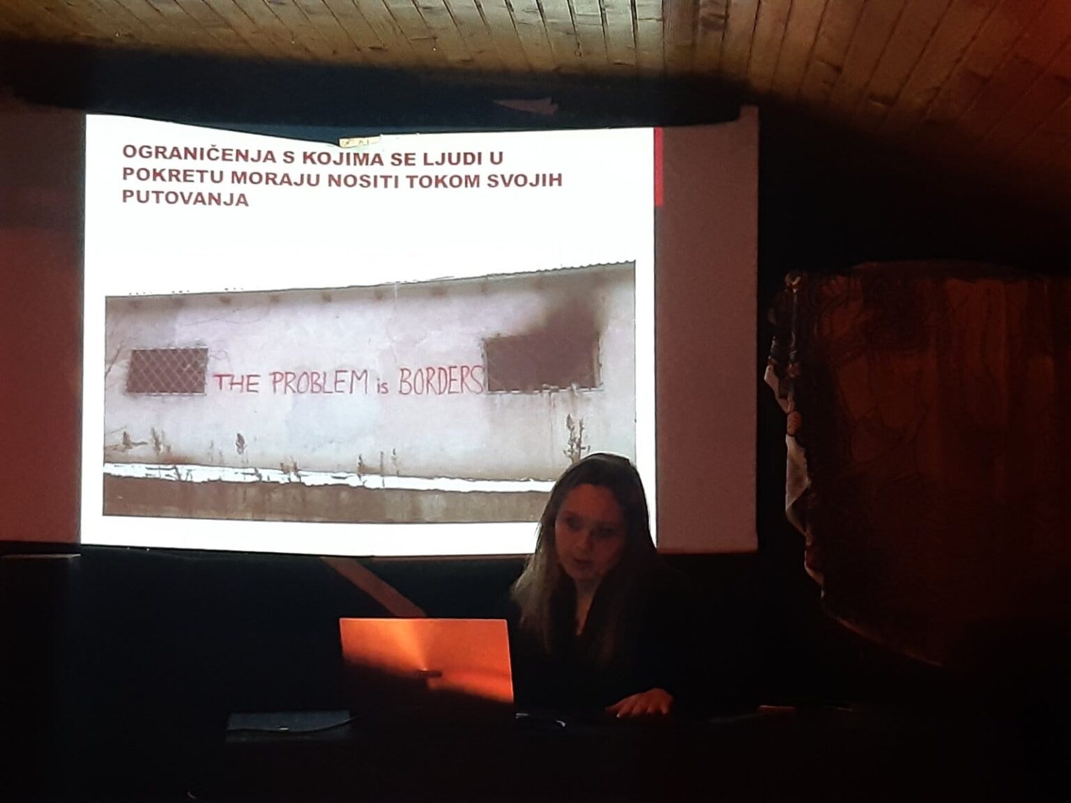 Izlaganje Teodore Jovanović u Društvenom centru Krov - ERIM